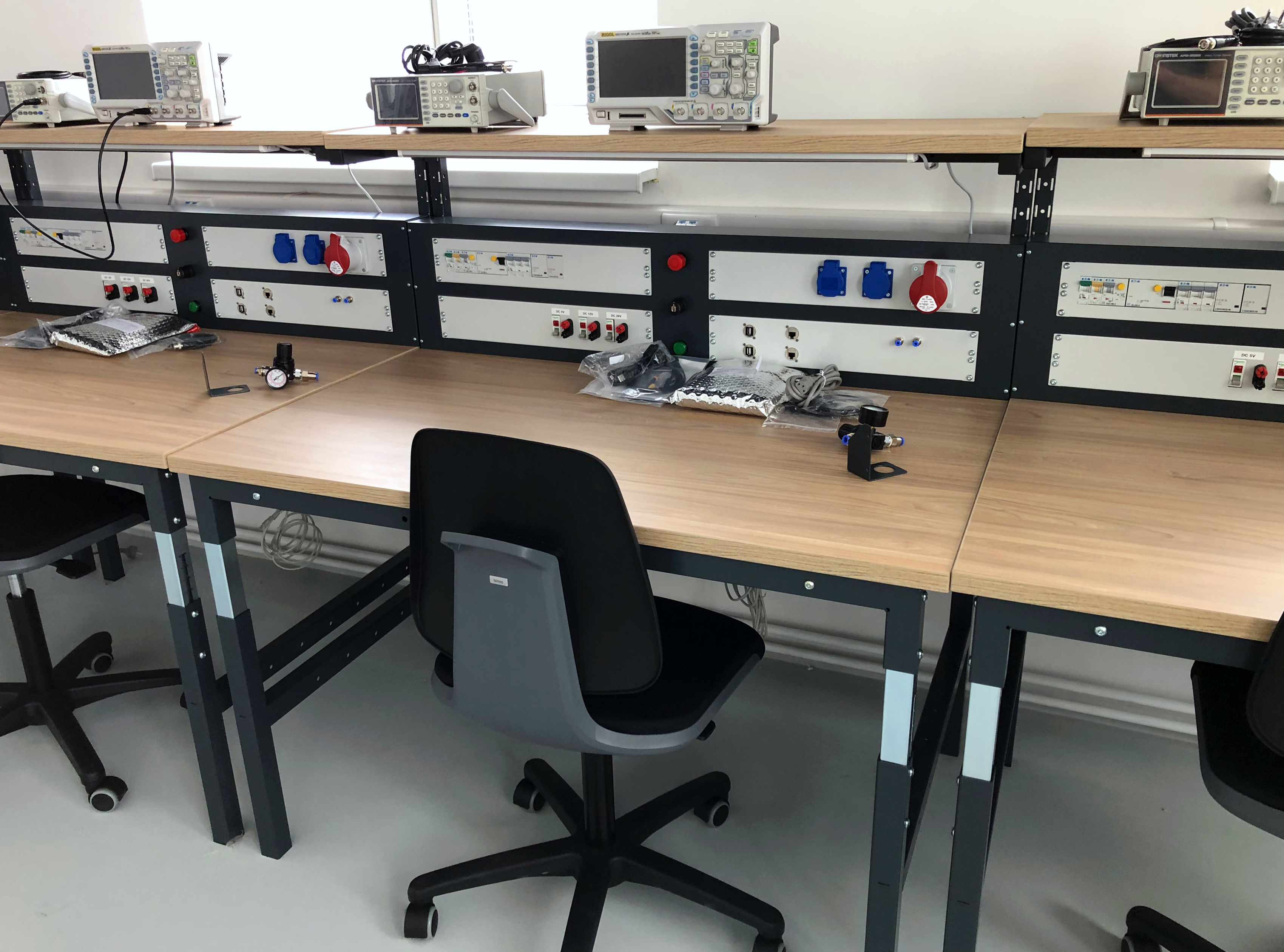 ALSOR Workbenches for Electrical Classroom
